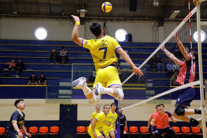 Vóleibol masculino UdeC empezó con triunfo su participación en la Liga A1 - Radio UdeC