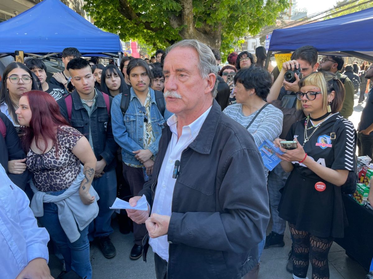 Eduardo Artés visitó Concepción: Candidato defendió la “rebeldía ...